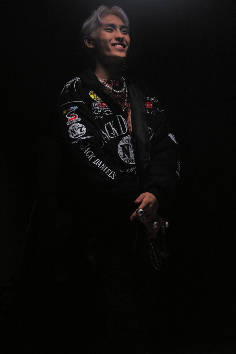 Wren Evans kể chuyện tình yêu thời hiện đại trong MV "Thích Em Hơi Nhiều"