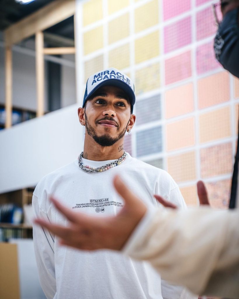 Lewis Hamilton x Takashi Murakami: Cú bắt tay bất ngờ