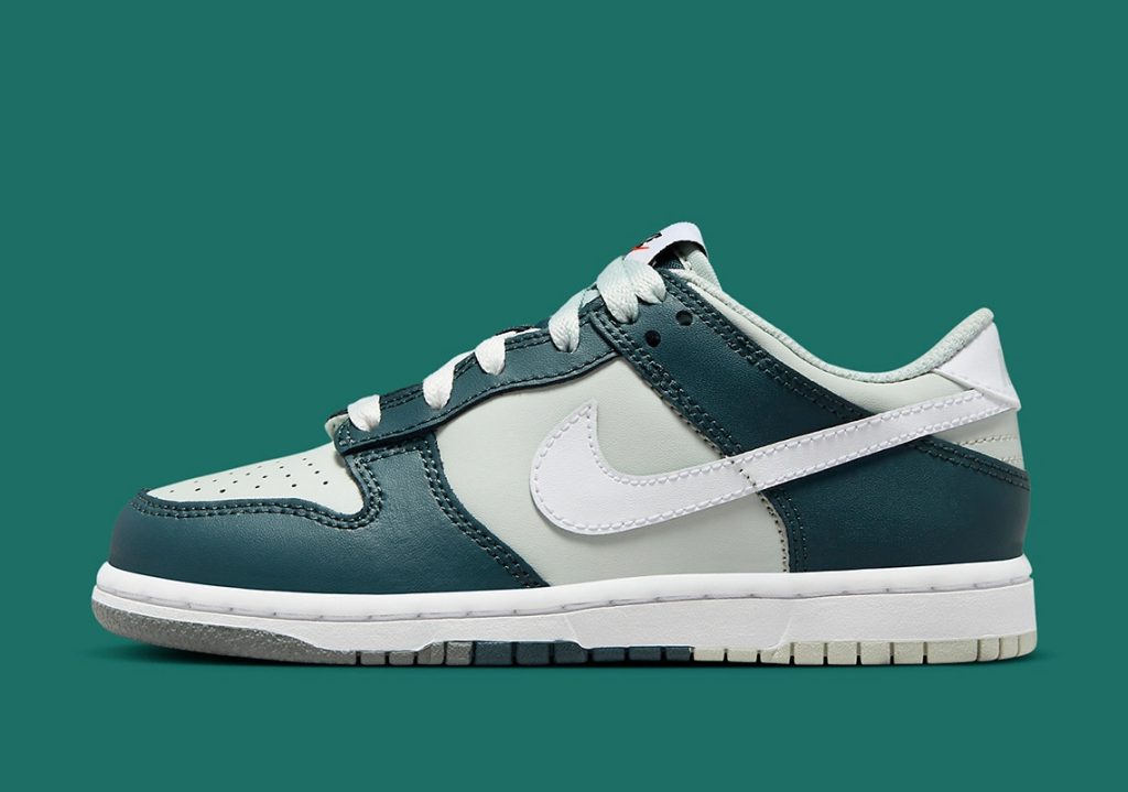 Nike thông báo ra mắt Dunk Low Remix mới với sắc xanh tinh tế