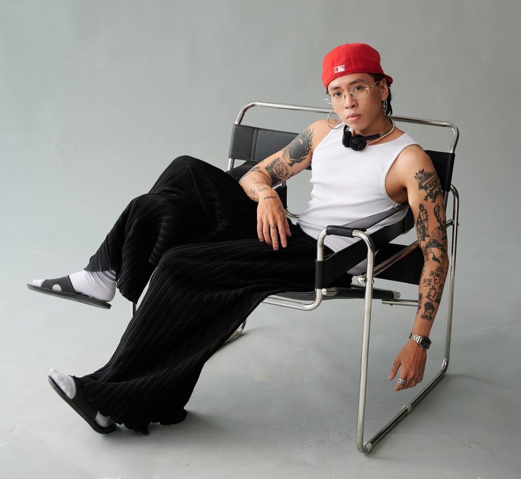 Artist Chú Môi và những thể nghiệm phá cách, điên loạn, rực rỡ