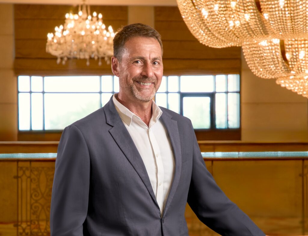 Tổng Quản lý Emilio Fortini và tình yêu dành cho văn hoá Việt