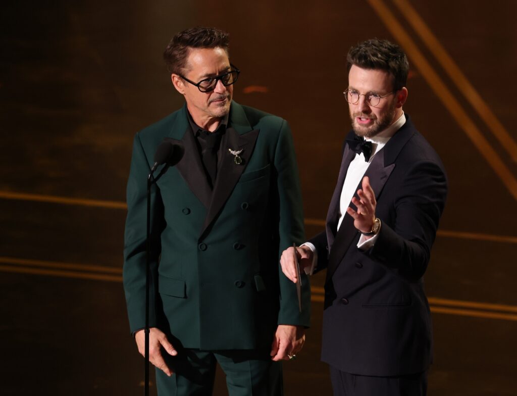 Robert Downey Jr. và Chris Evans tái hợp tại Oscars 2026